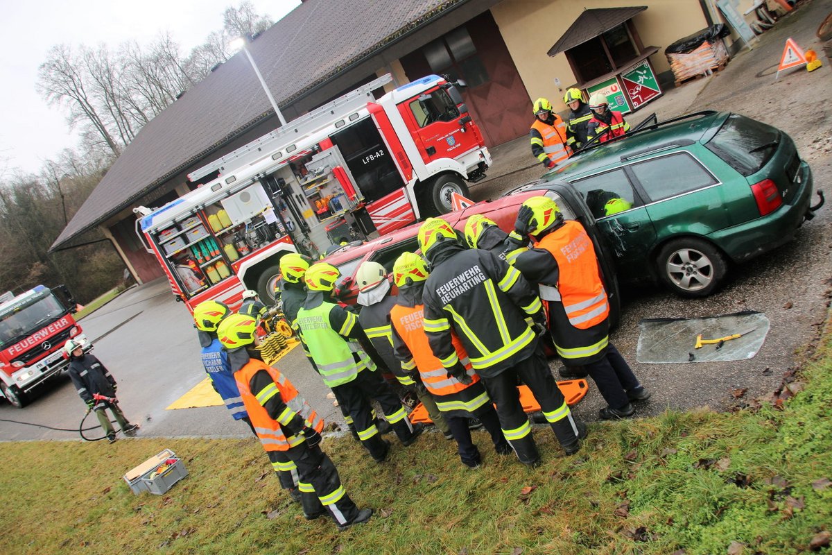 Abschlussübung der Grundausbildung - Bezirk Wels-Land